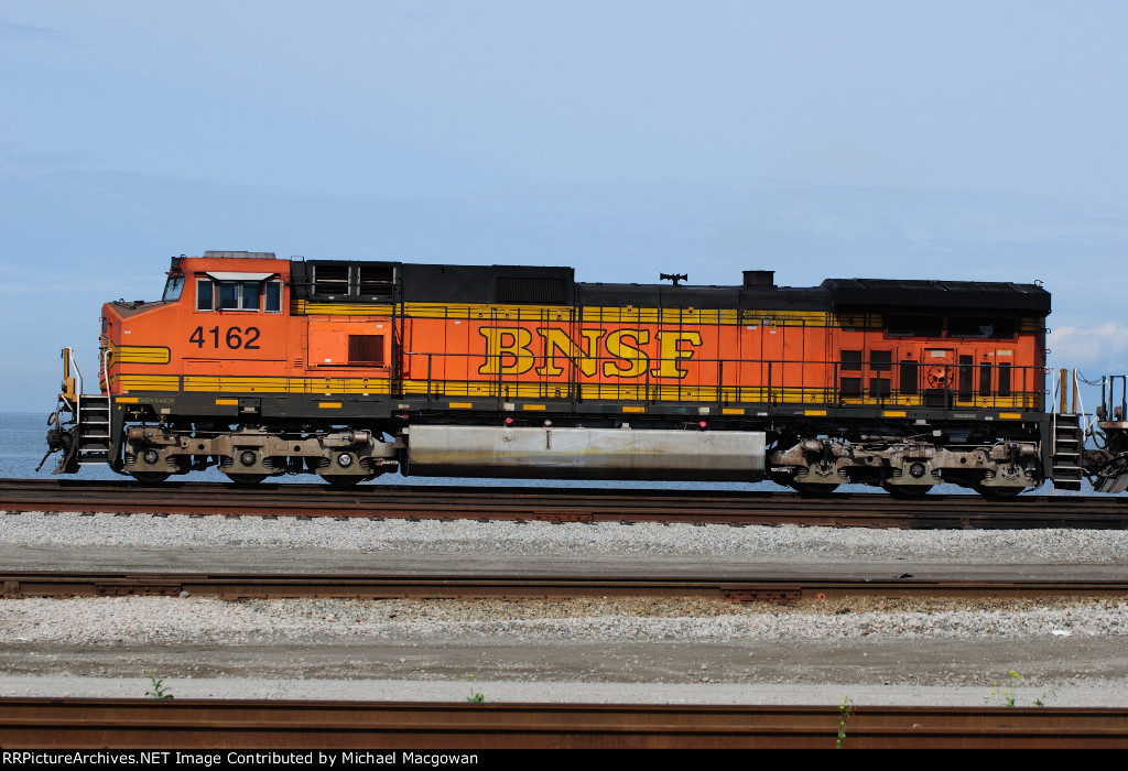 BNSF 4162